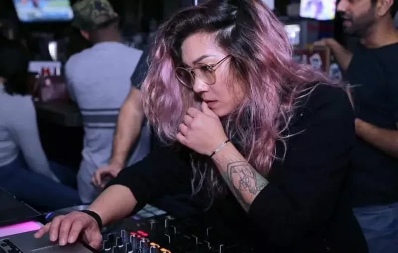 After a Tumultuous Year, DJ Sarah Battle Is Back With a New Residency ...