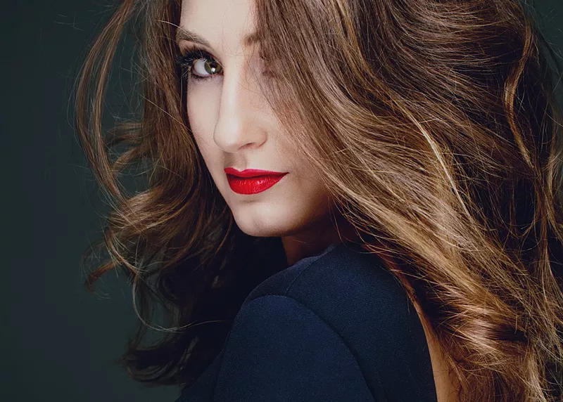 Dallas Soul Singer Becky Middleton Takess Center Stage on New Beau ...