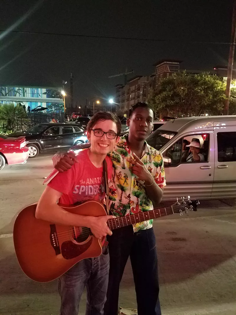 Ryan Forbes Played For Leon Bridges on The Streets of Deep Ellum ...