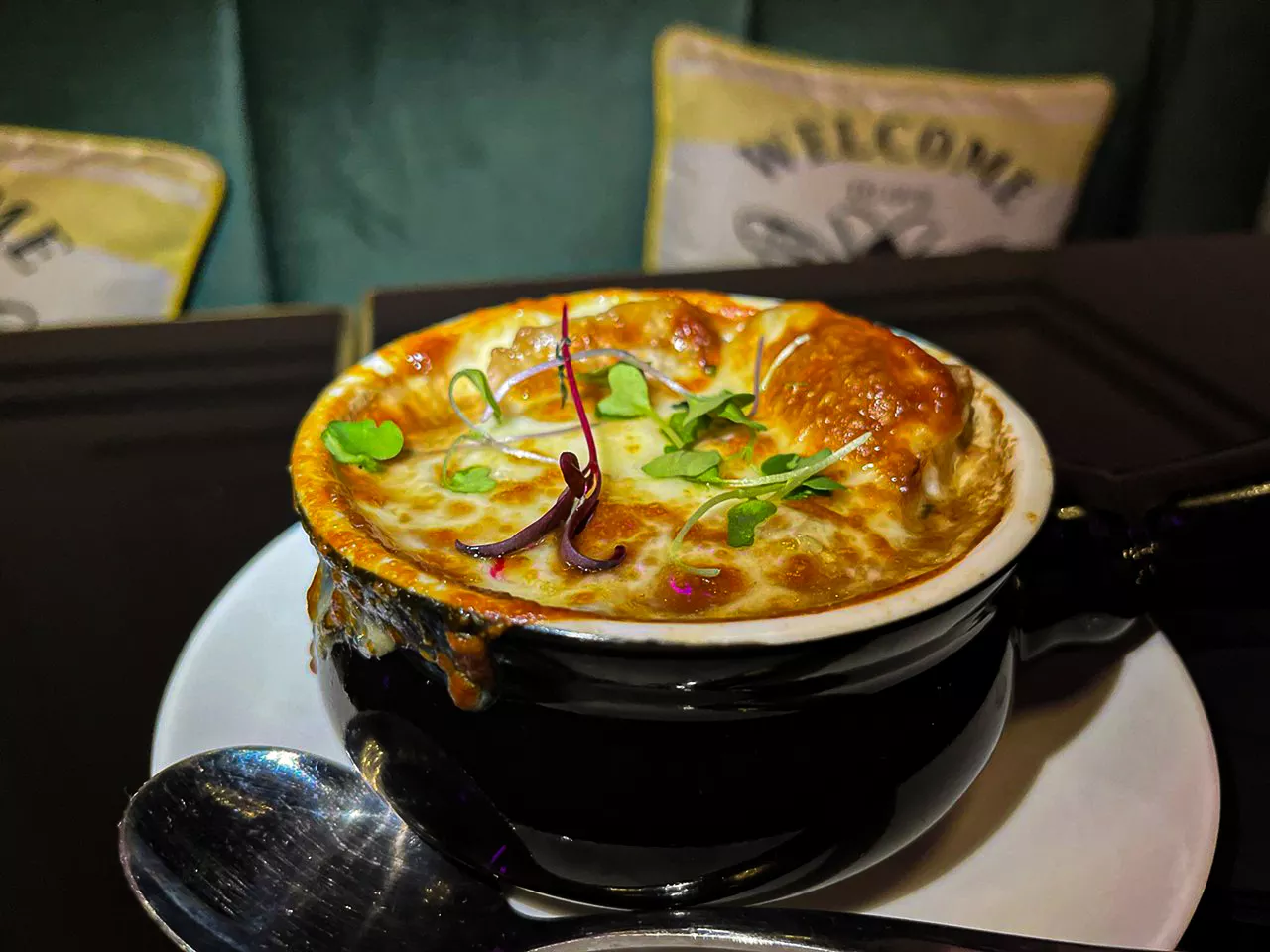 Downtown Dallas' Beehive Cocktail Lounge and Restaurant: First Look ...