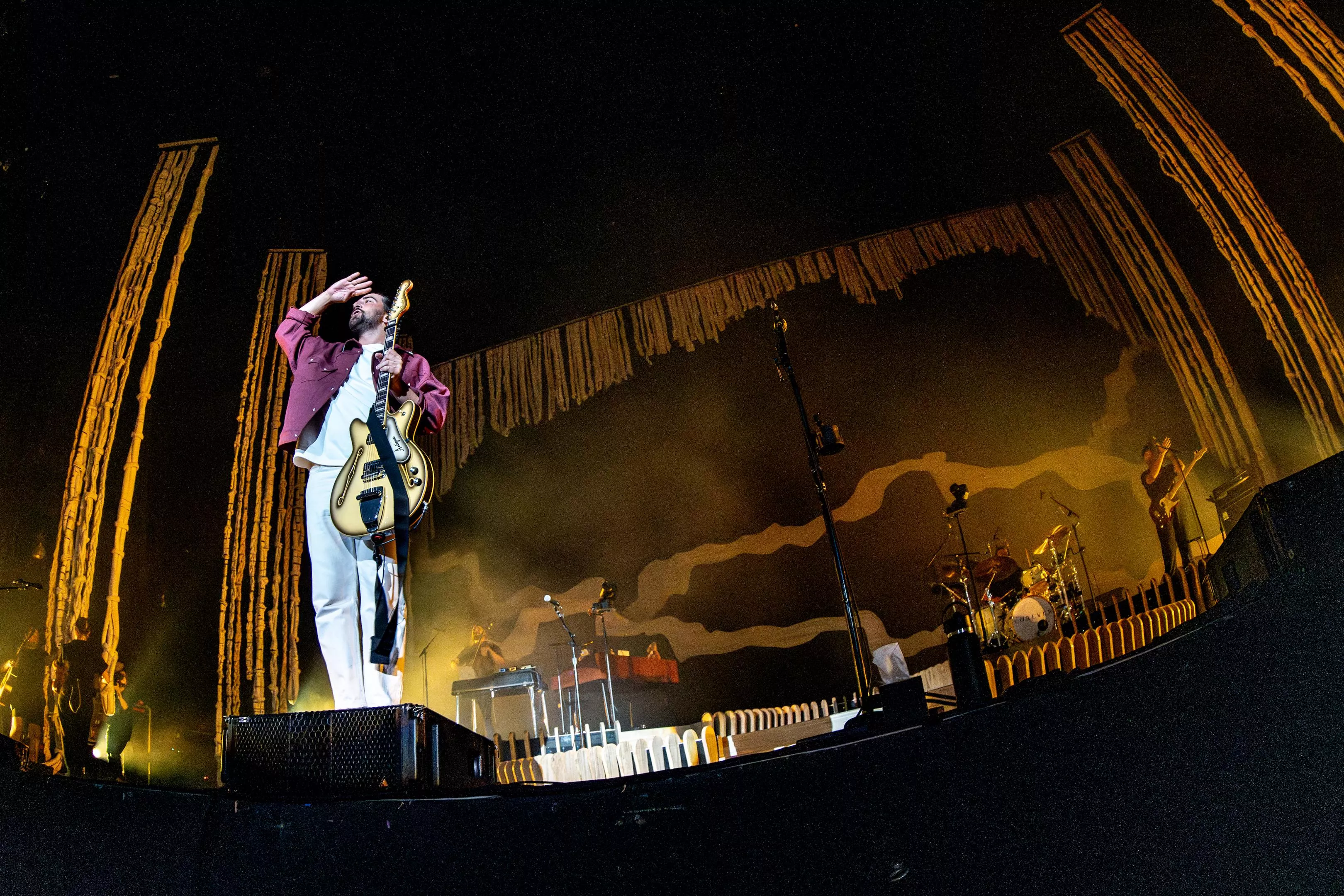 Noah Kahan’s Dallas Show Proves He’s a Musical Mental Health Maestro ...