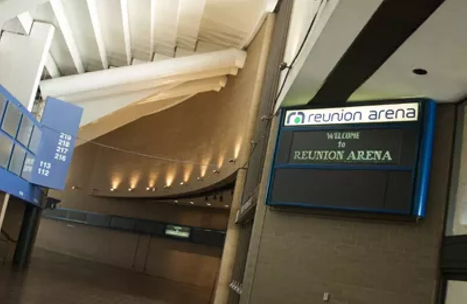 Reunion Arena Auction Viewing | Dallas | Dallas Observer | The Leading ...