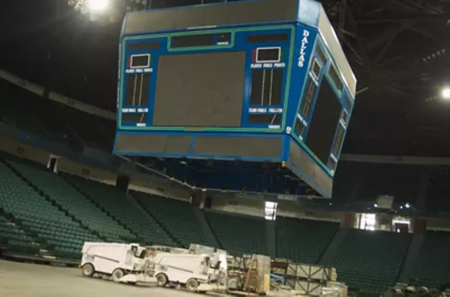 Reunion Arena Auction Viewing | Dallas | Dallas Observer | The Leading ...