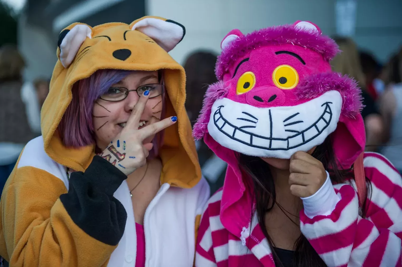 The Creative, Colorful Fans of Taylor Swift | Dallas | Dallas Observer ...