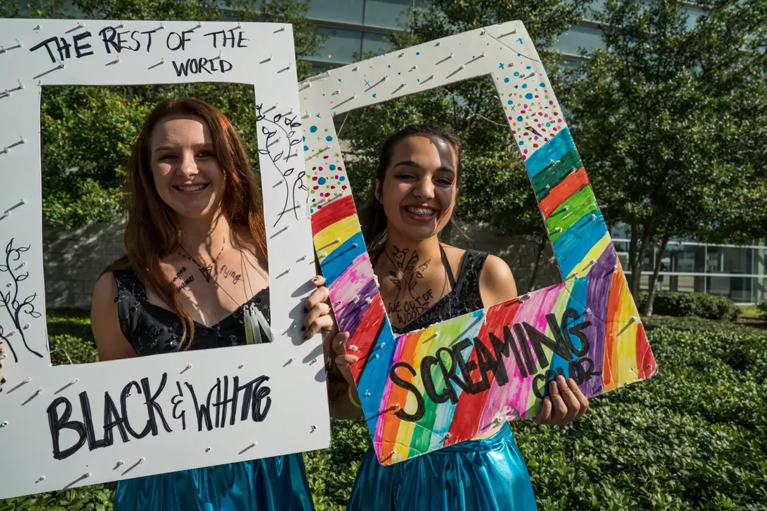 The Creative, Colorful Fans of Taylor Swift | Dallas | Dallas Observer ...